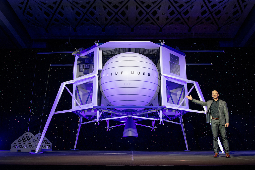 Blue Origin's moon lander Blue Moon, BE-7 HyLox engine, O'Neill ...