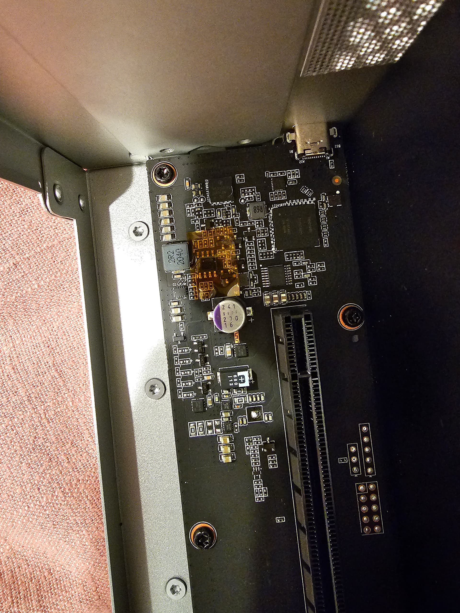 I've never seen this before on a mother board - Hardware Hub - Level1Techs Forums